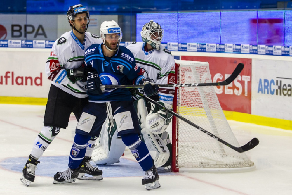 S Petrem Strakou rádi útočíme, pochvaluje si poslední zápas Jan Eberle