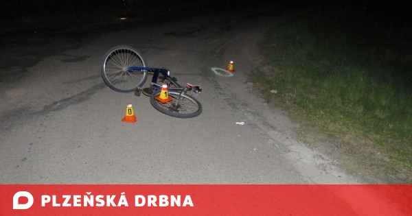 Silně opilý cyklista ležel uprostřed silnice, nadýchal skoro čtyři promile