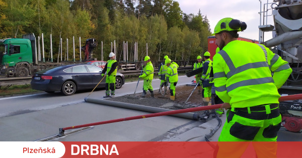 Na dálnici D5 vrcholí oprava povrchu vozovky, vyměňuje se 127 poškozených betonových desek