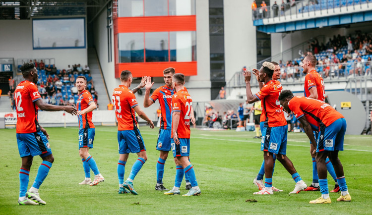 Fotbalisté Plzně porazili Bohemians 2:0 a v lize vyhráli už čtyřikrát v ... Fotbalisté Plzně porazili Bohemians 2:0 a v lize vyhráli už čtyřikrát v ...