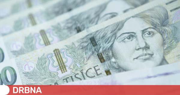 Podnikavé dívky obraly v baru muže o telefon. Pronikly do jeho ...