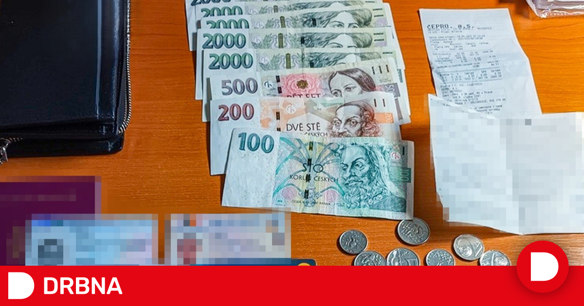 Poctivec našel a řádně odevzdal peněženku naditou penězi i osobními doklady