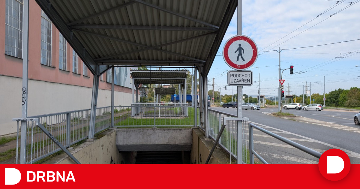 Uzavřený podchod hrůzy stále láká podivné existence, letos tam byla i ...