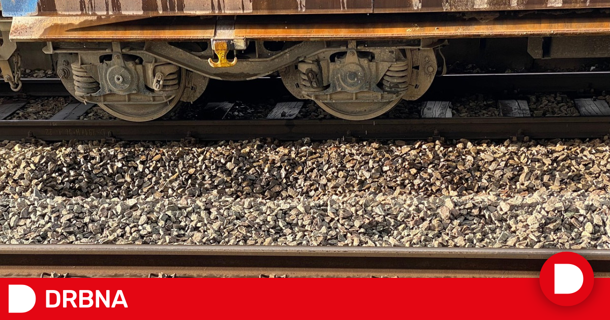 Na hranici Karlovarského kraji ujel železniční vagon, zastavili ho až v ...