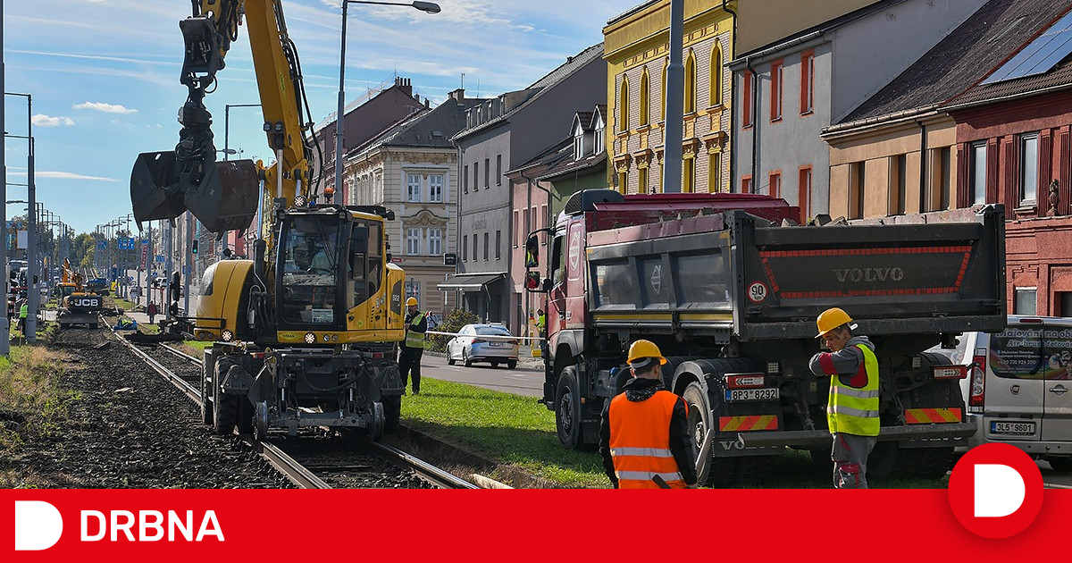 Zácpy nekončí. Nově v Plzni komplikuje provoz oprava tramvajové trati ...