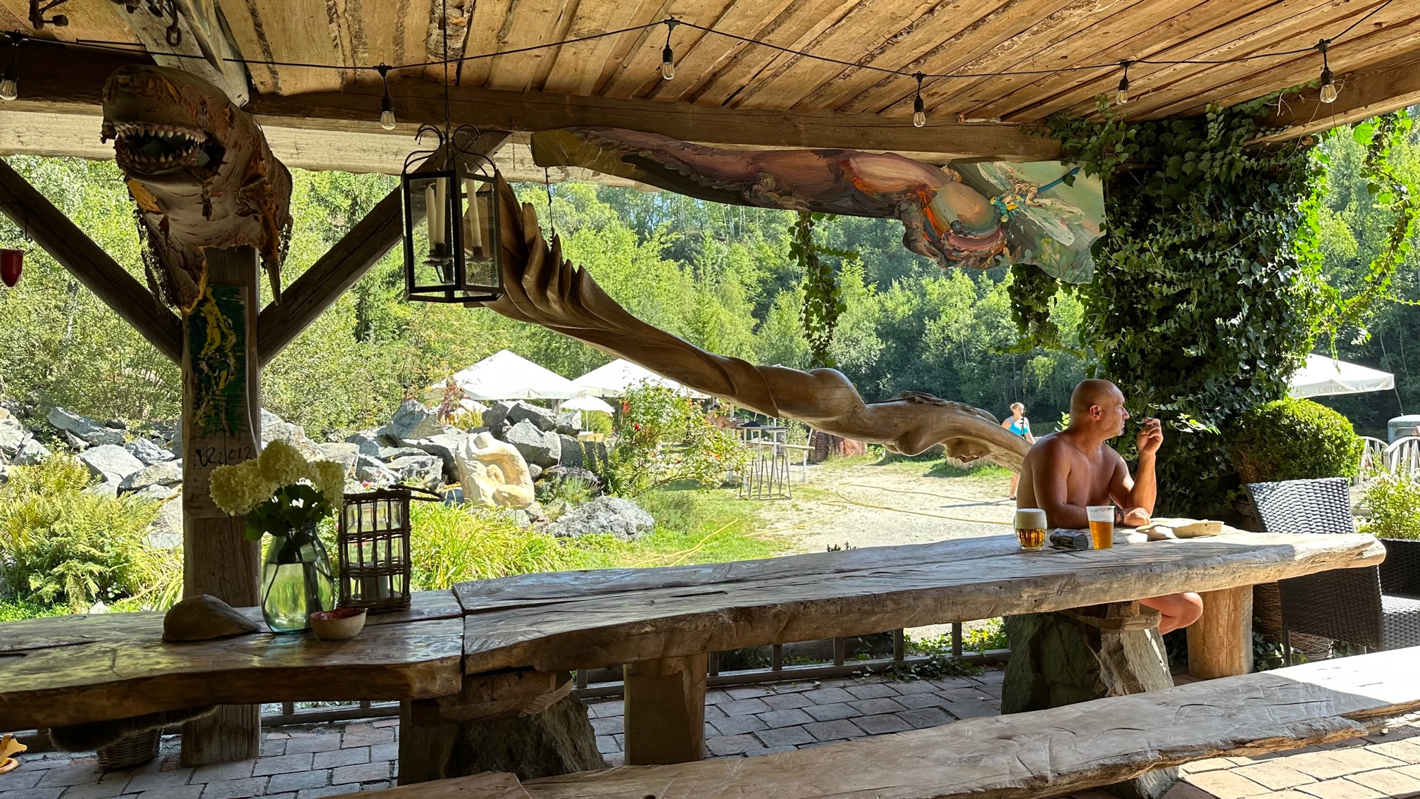 Unikátní je i objekt s občerstvením, který slouží jako malá galerie ...